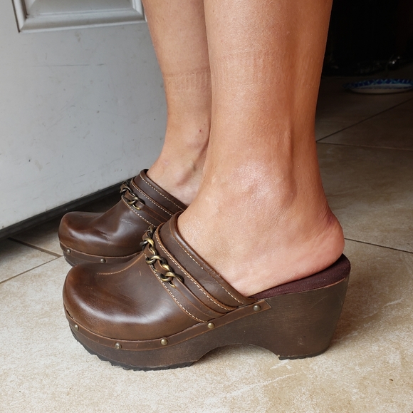 Vintage | Shoes | Vintage Y2k Bongo Clogs Mule Chunky Brown Stud Trim ...